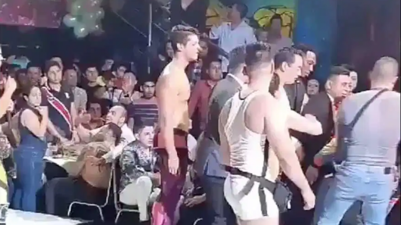 Captan El Momento Exacto En Que Un Hombre Casi Se Ahoga Con Un Pepino