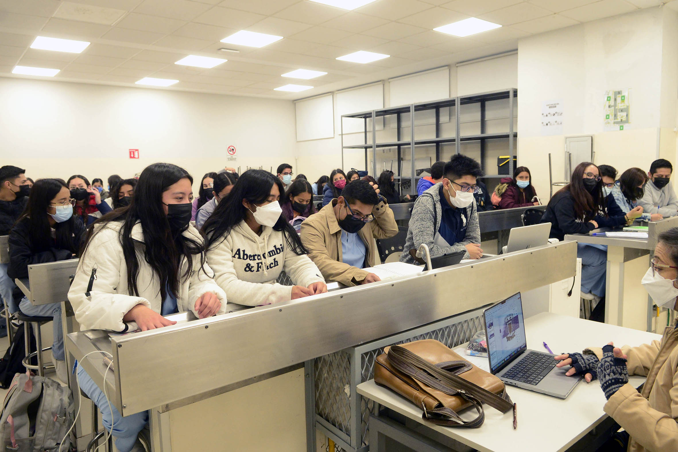 Hoy inicia clases la UNAM | Fernanda Familiar