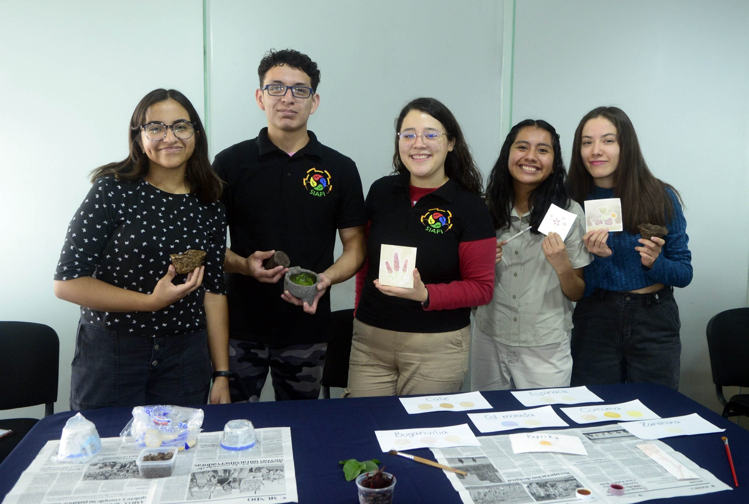 Elaboran macetas compostables y acuarelas con materiales sustentables y ...